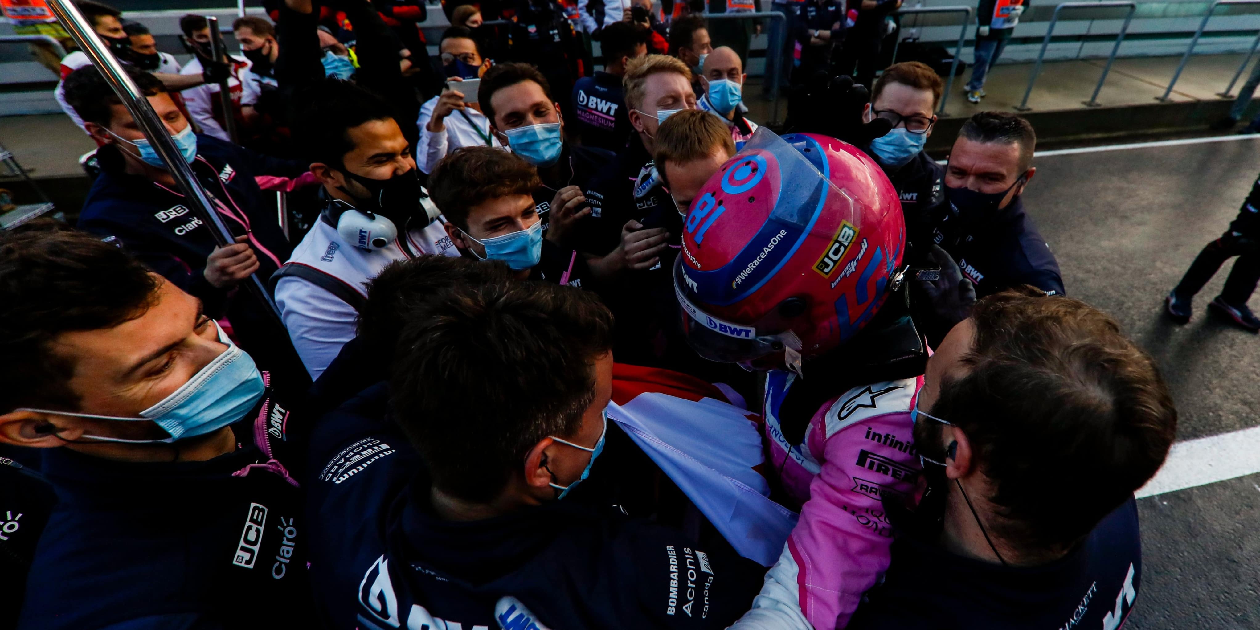 Stroll v šoku z pole position, Pérez neměl dost místa - SvětFormule.cz